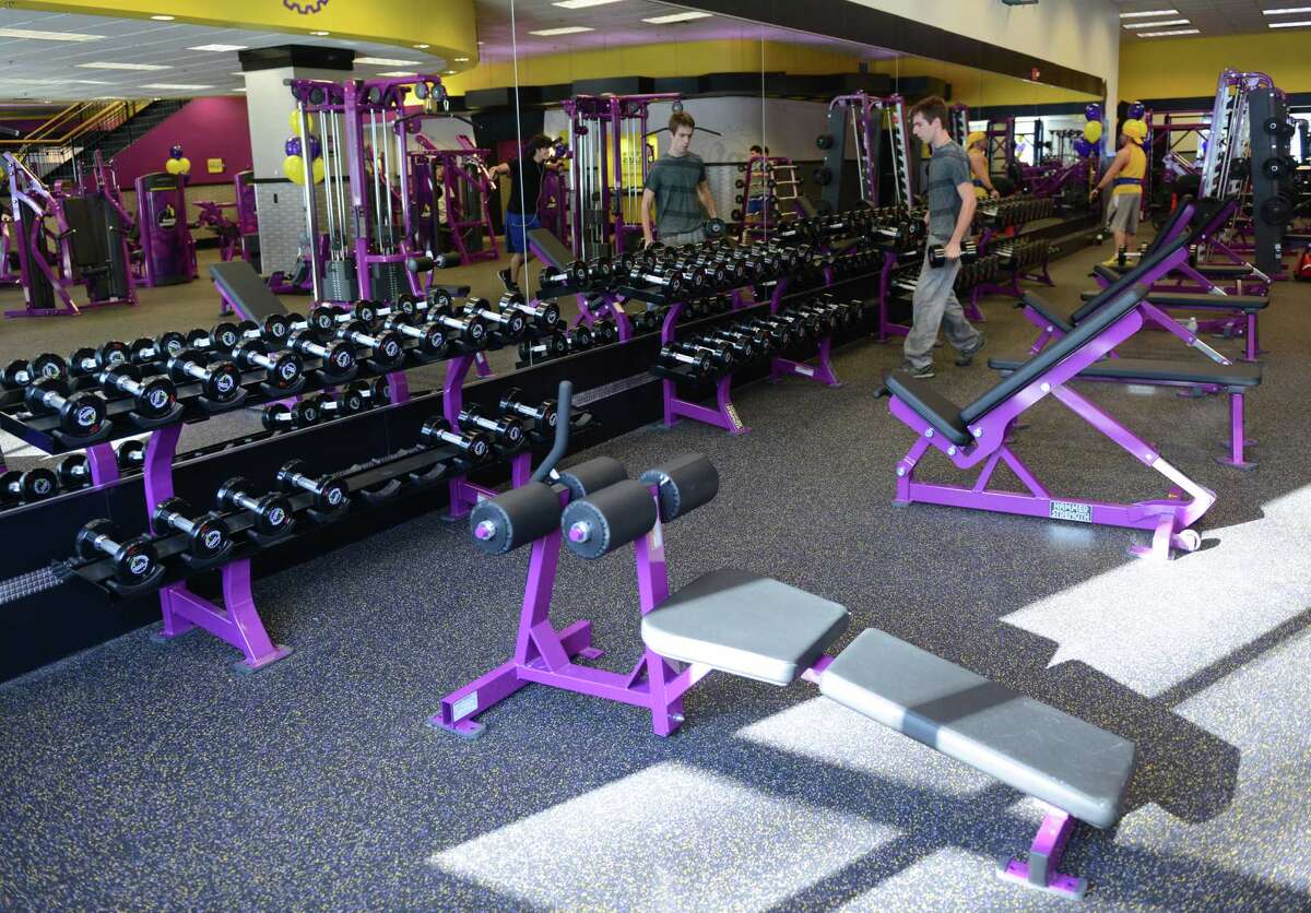 Planet Fitness opens in former Borders bookstore
