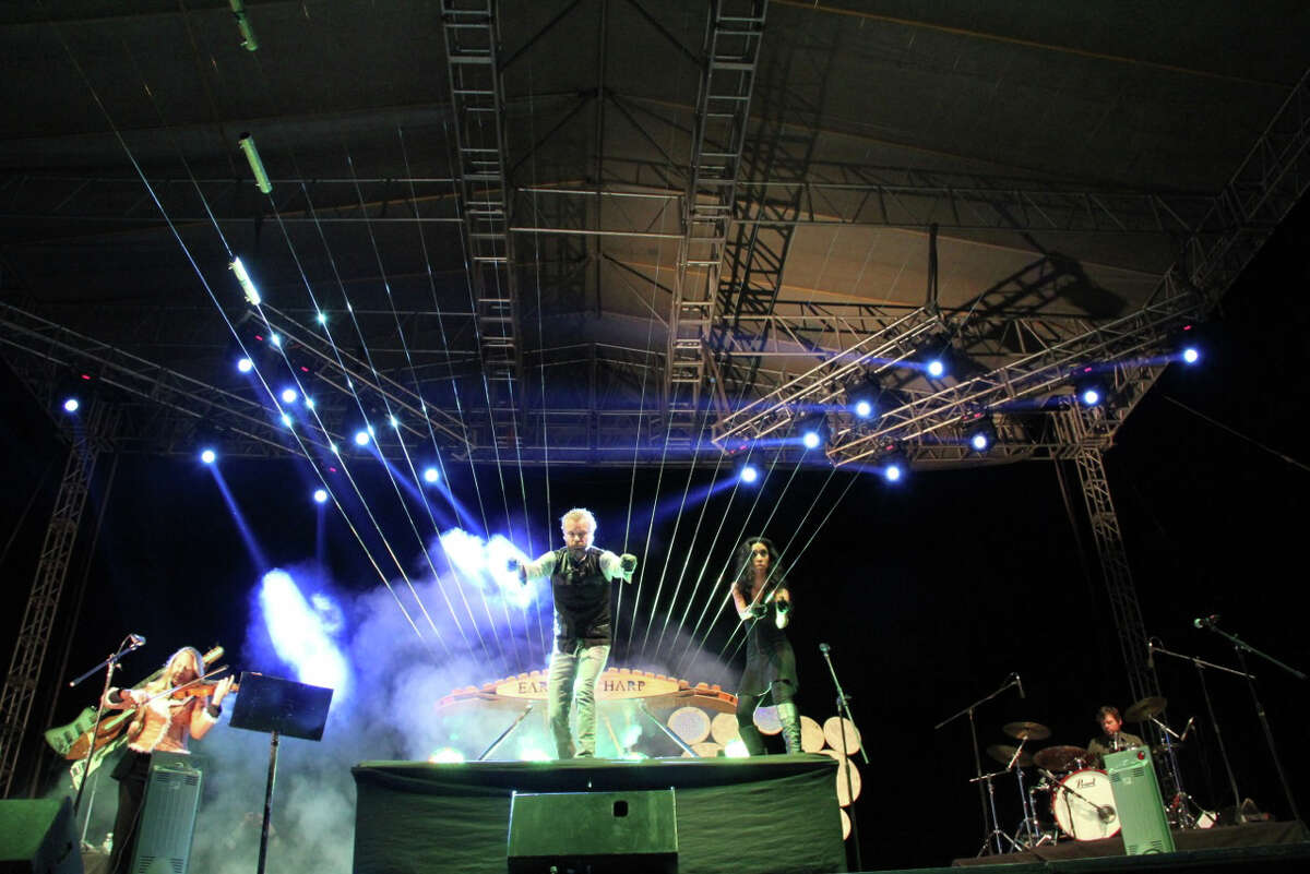 'World's largest string instrument' to make church's holiday service ...