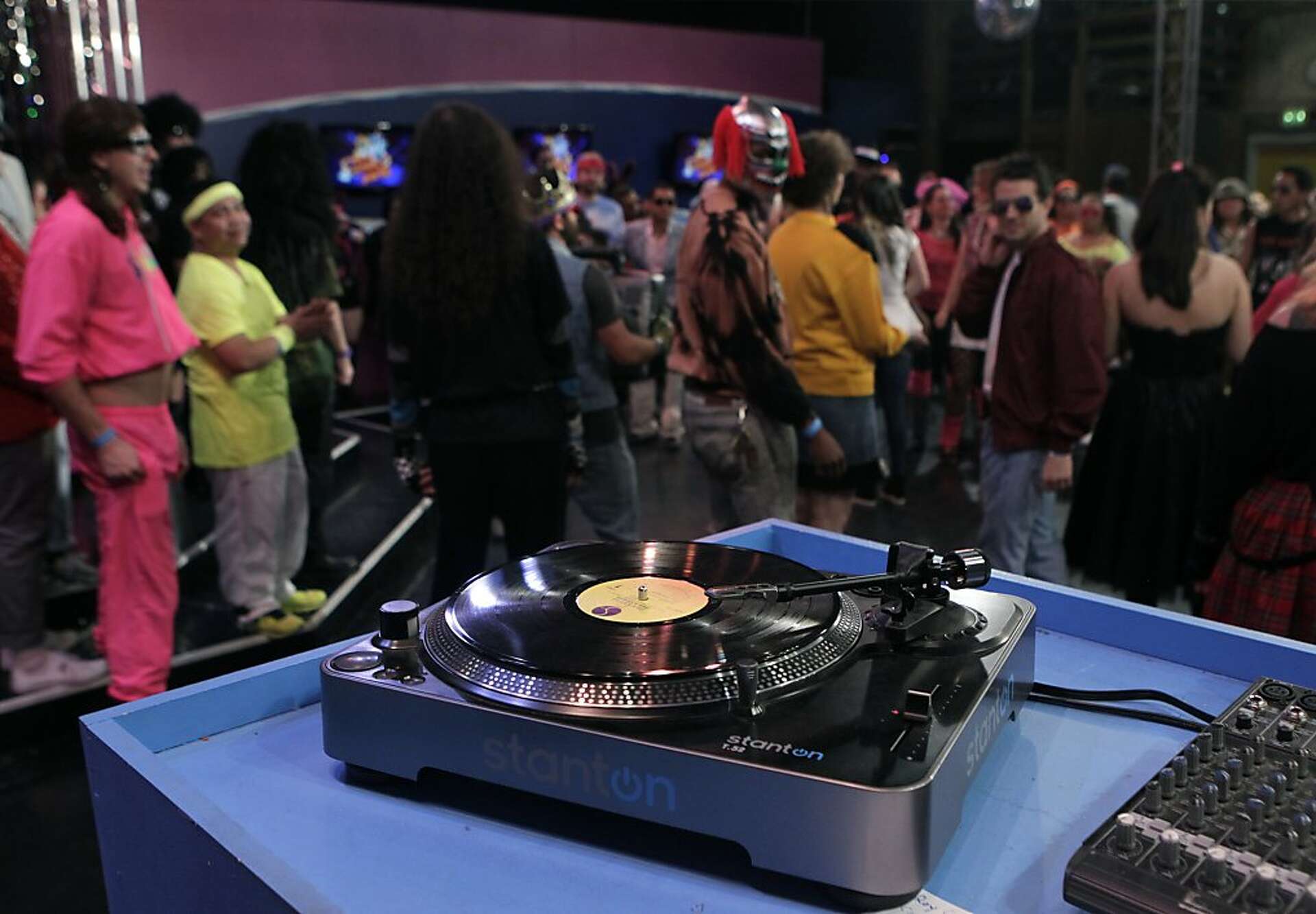 'Dance Party' turns TV viewers into stars