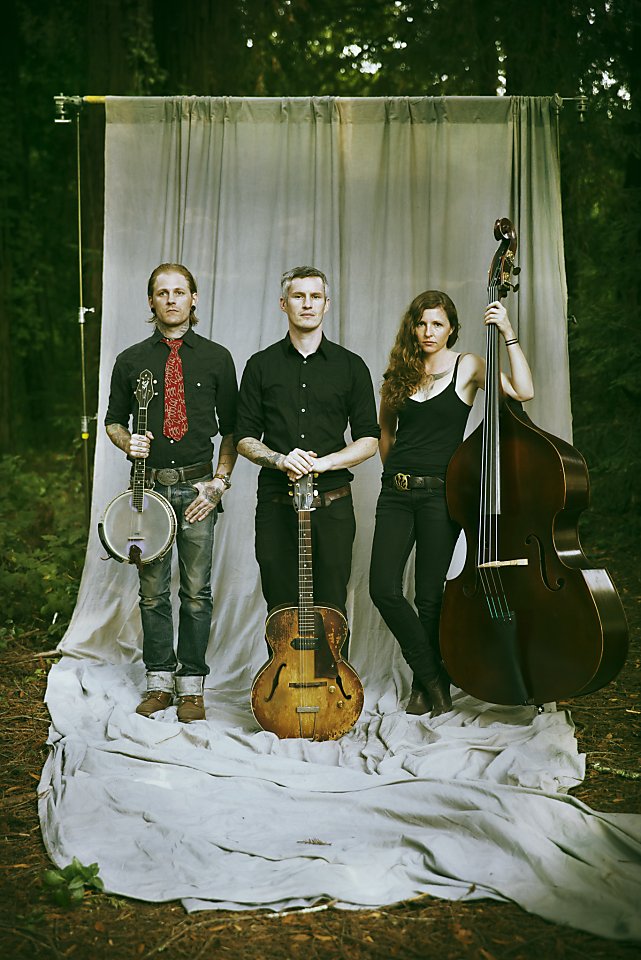 The Devil Makes Three: Band's primitive basics well amped