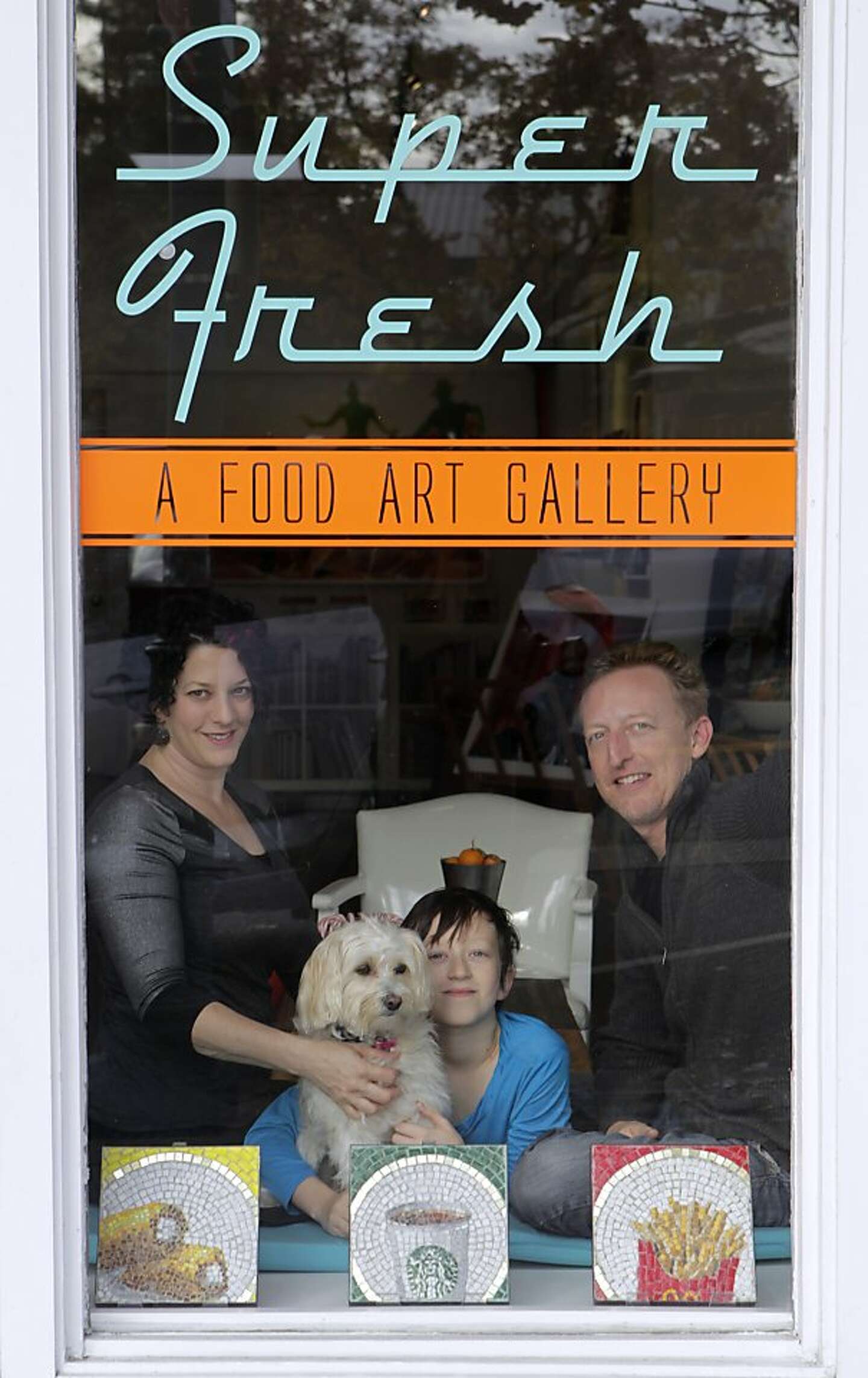 Novato art gallery's main dish is food