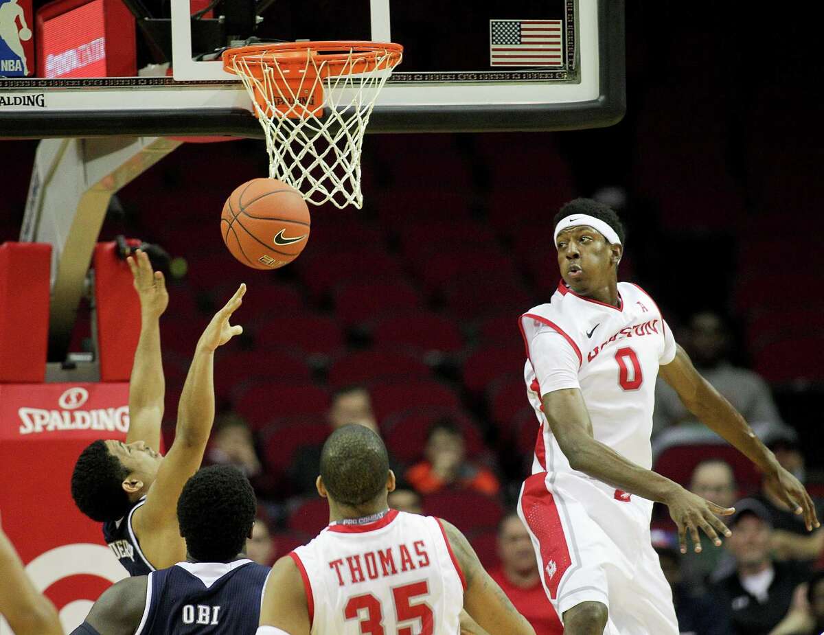 Cougars capitalize on Owls' costly mistakes