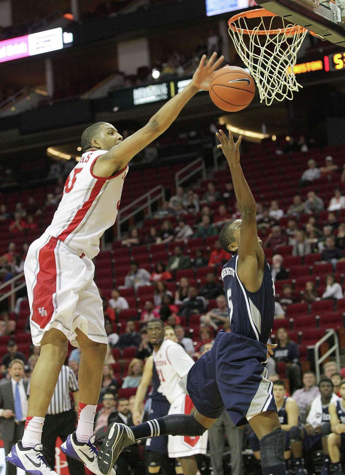 Cougars capitalize on Owls' costly mistakes