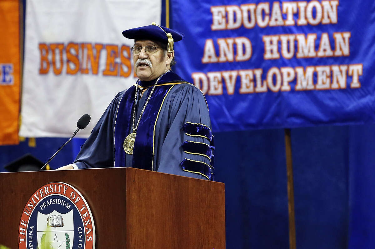 UTSA's December grads all smiles at commencement