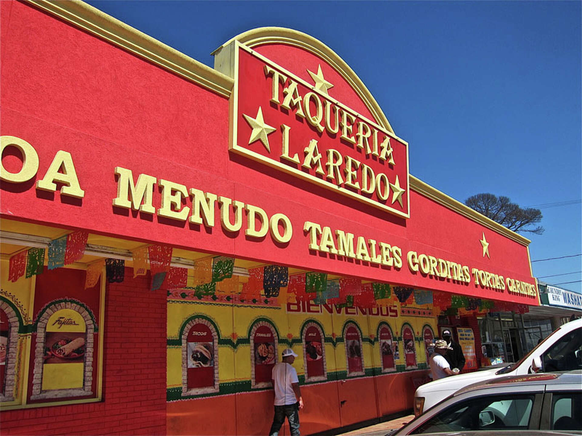 87. Taquería Laredo