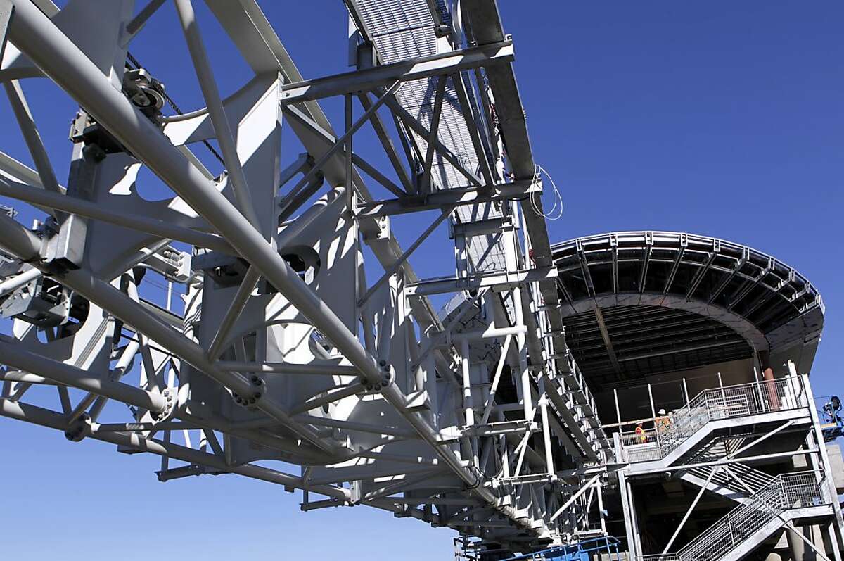 Oakland airport BART tram to open in fall 2014