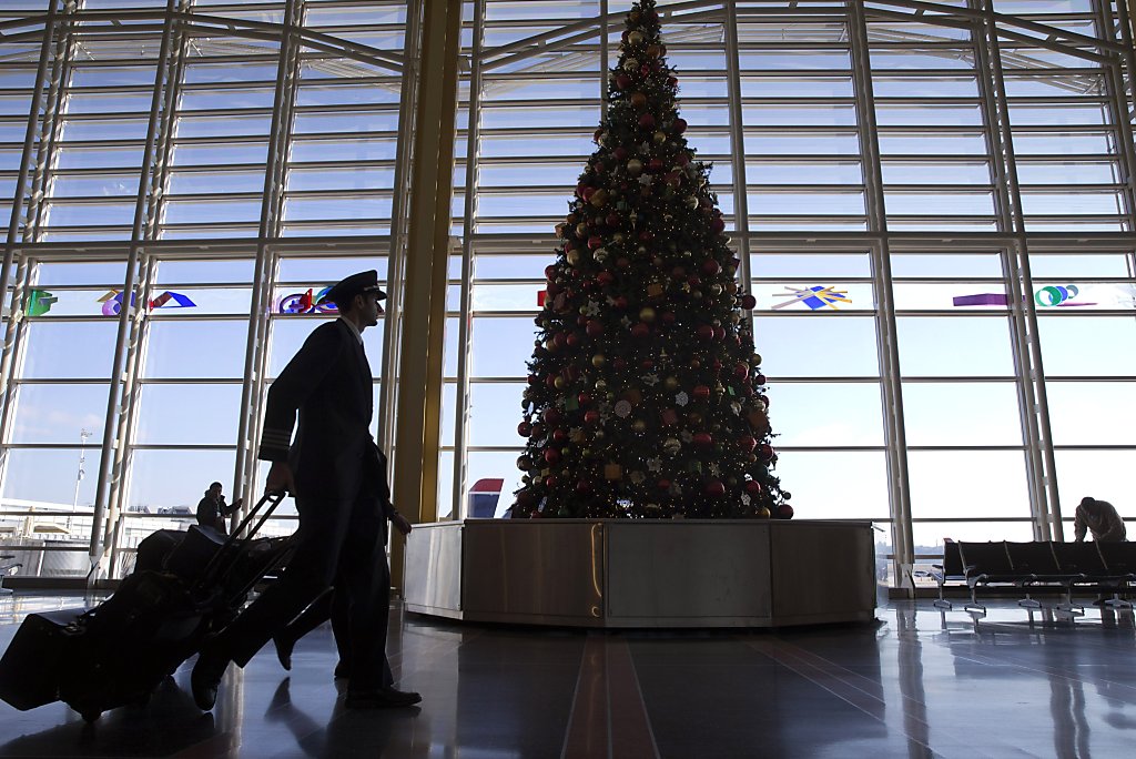 How to survive the crazy Thanksgiving travel season