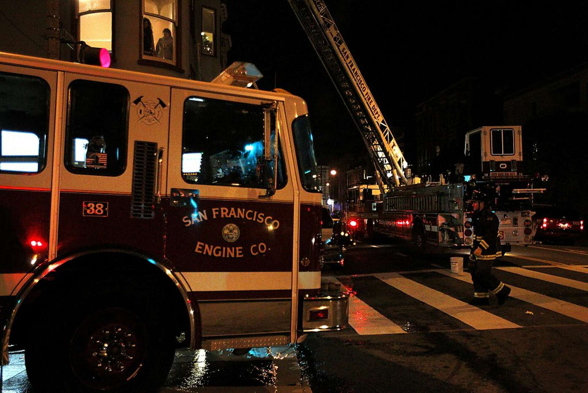 2 injured in 3-alarm fire on Baker St. in San Francisco