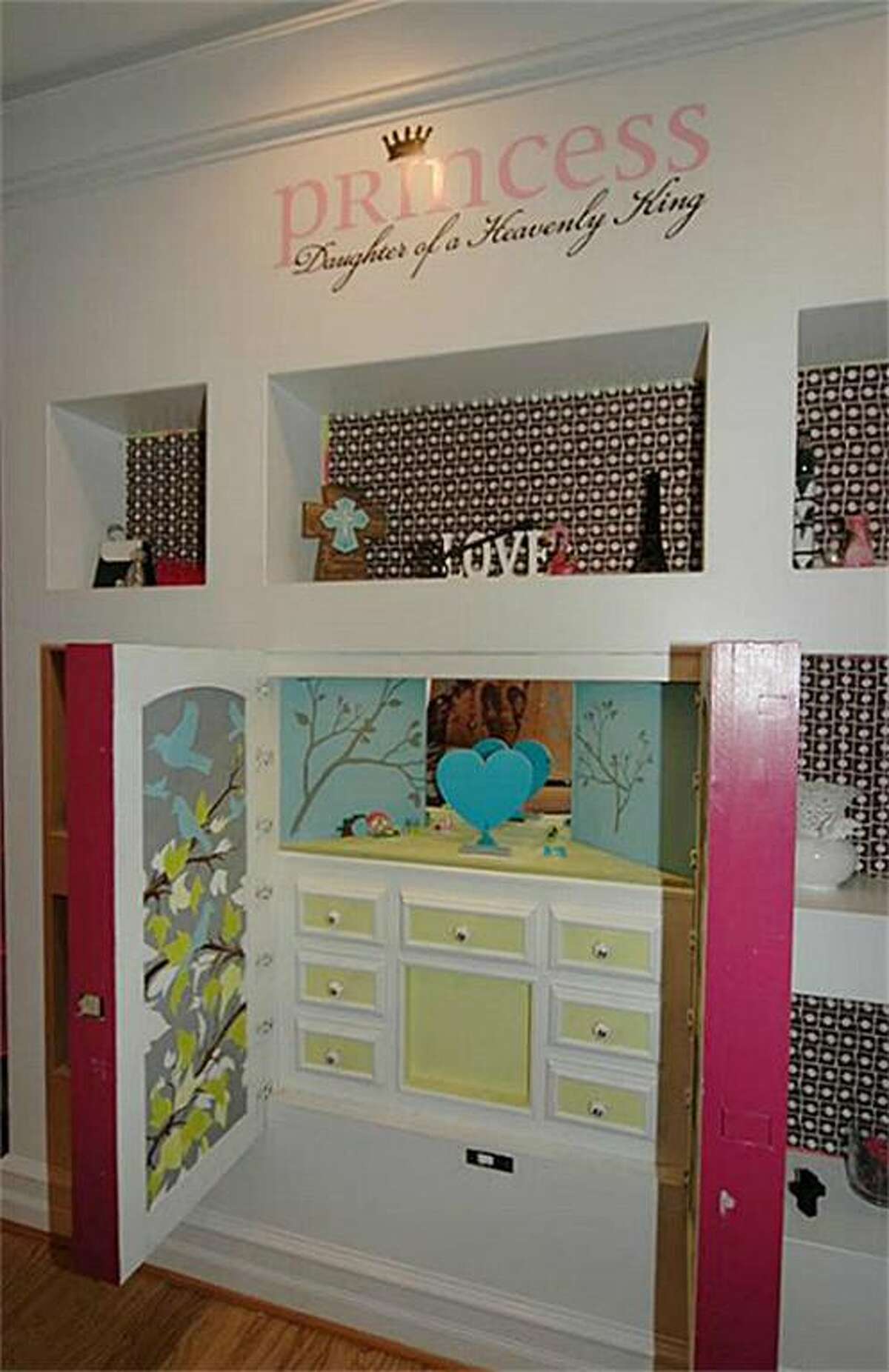 'Extreme Makeover' home gets huge price cut