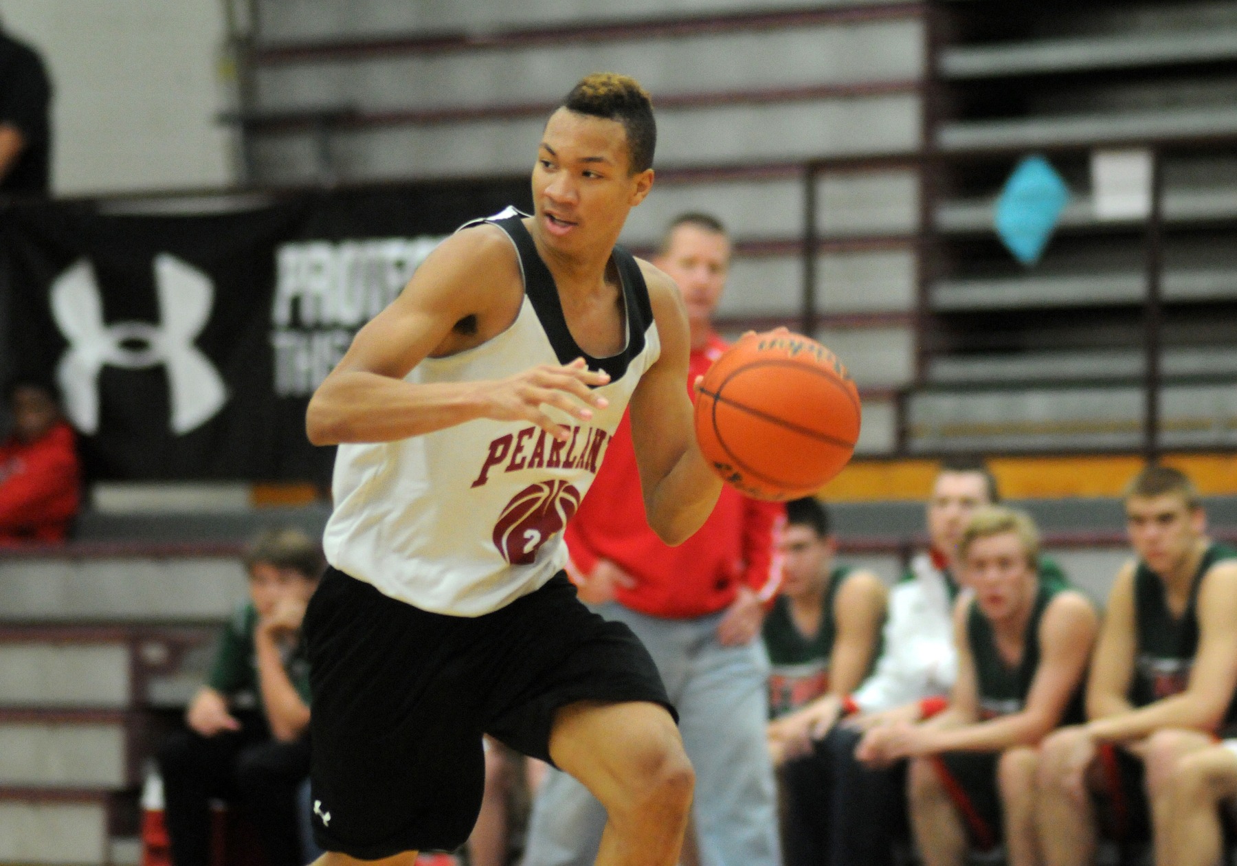 Basketball: Pearland carries tourney crown into district play