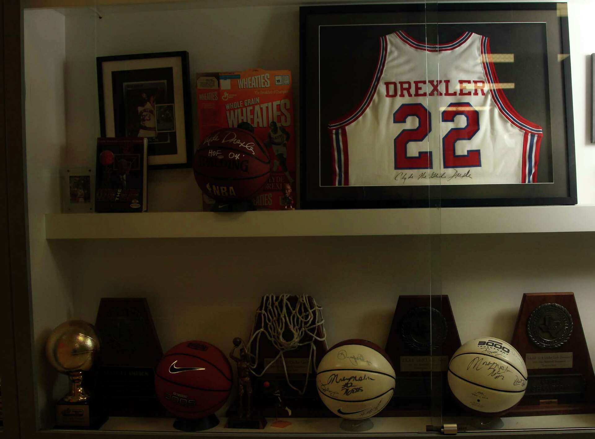 Fonde Hall of Fame games honor gym's illustrious past, showcase future ...