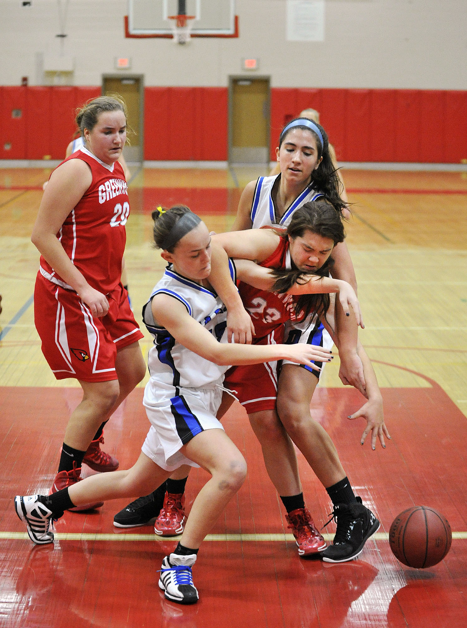 Greenwich girls basketball team tops Darien for LaVista title