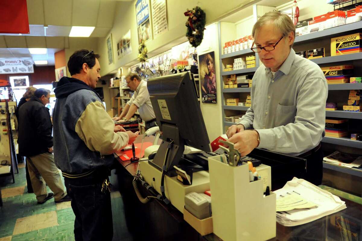 Photo stores seek place in big picture of digital