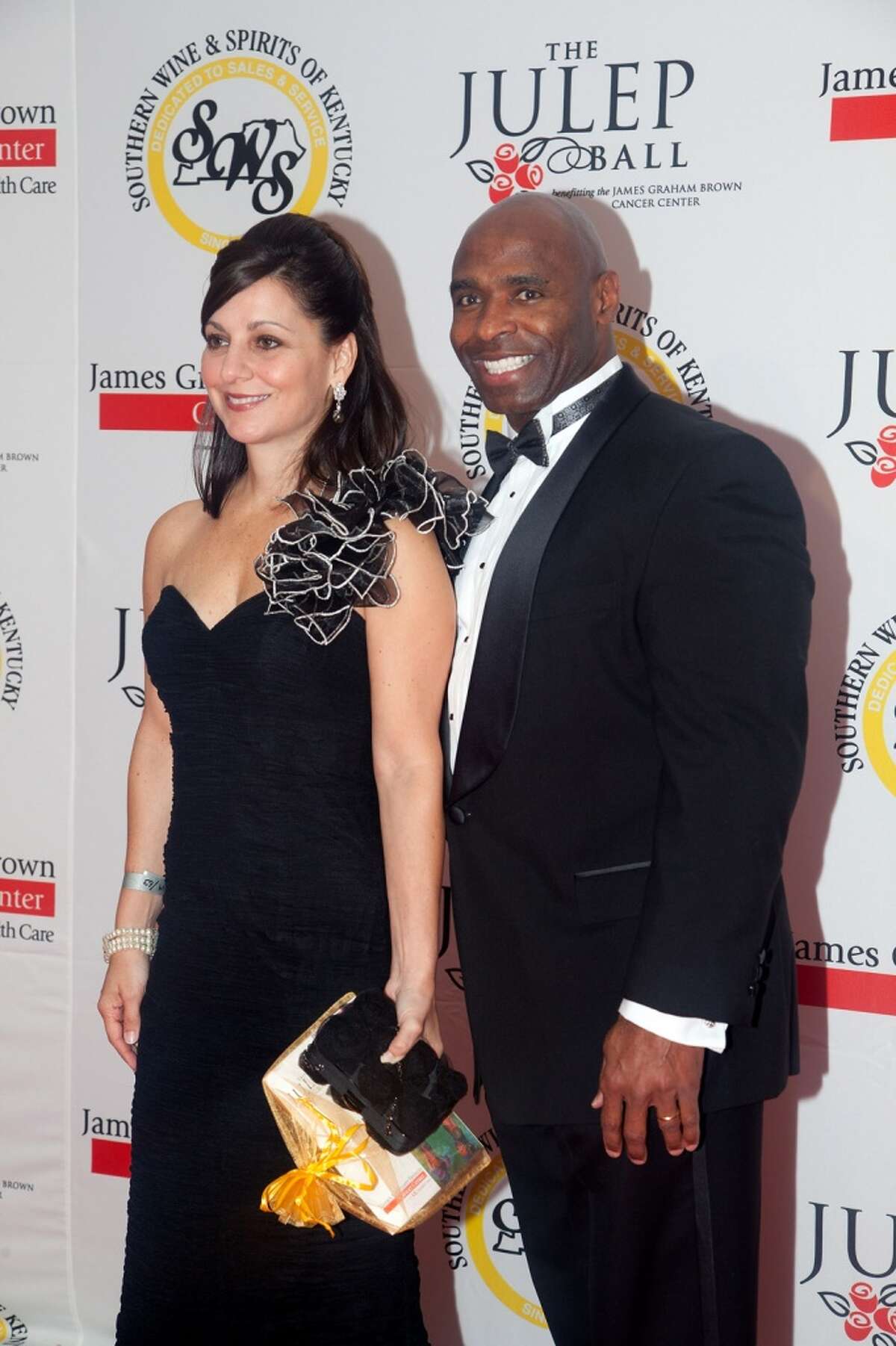 Louisville's Strong to take over as UT coach