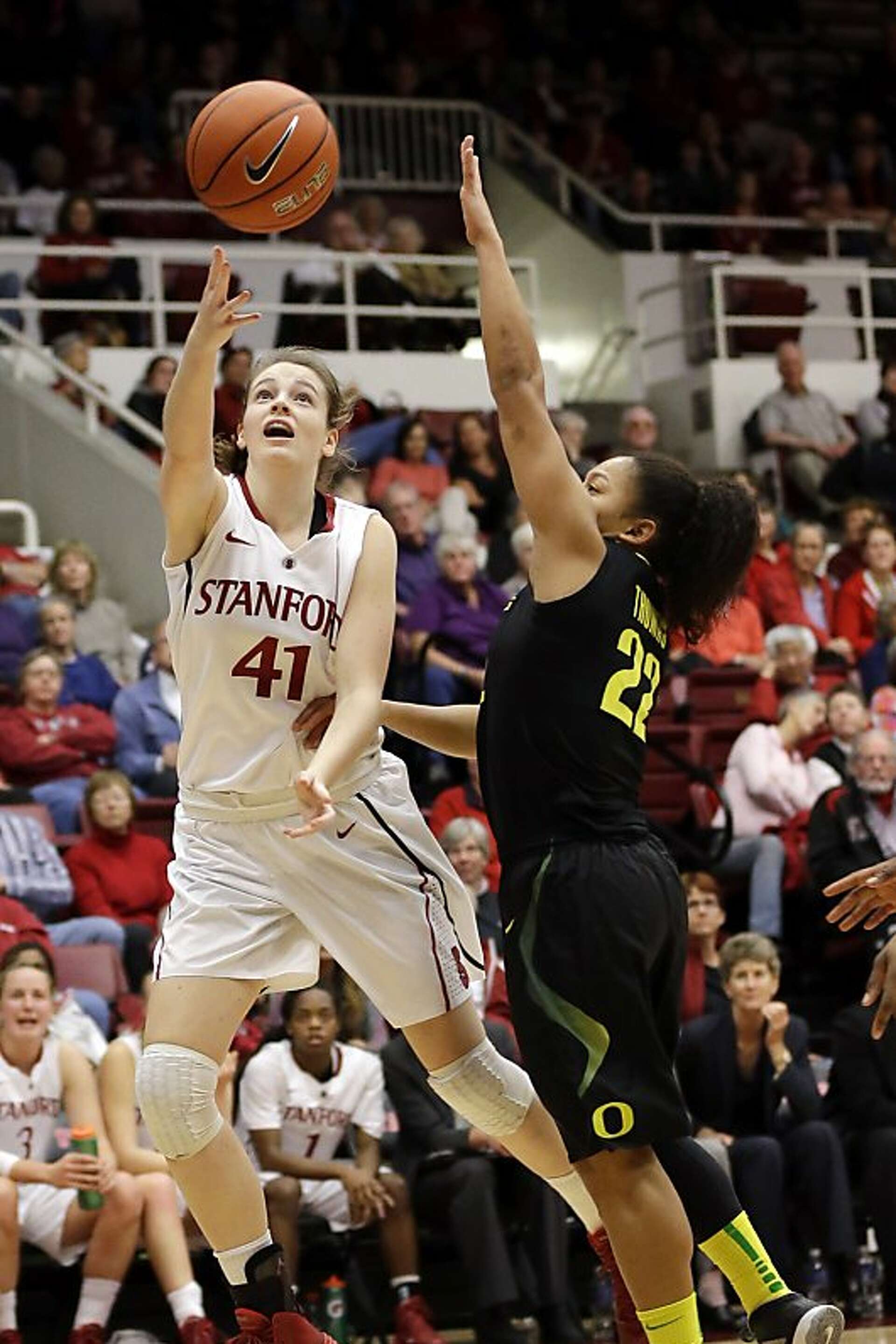 Ogwumike sets Pac-12 rebound mark as Stanford tops Oregon