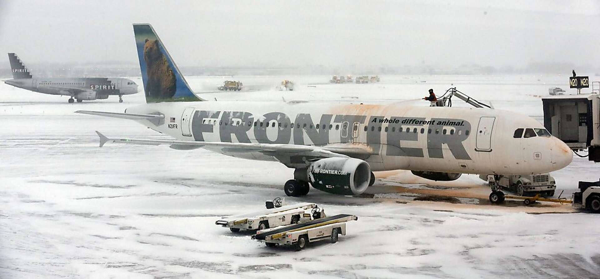 Cold weather cancels flights at SFO