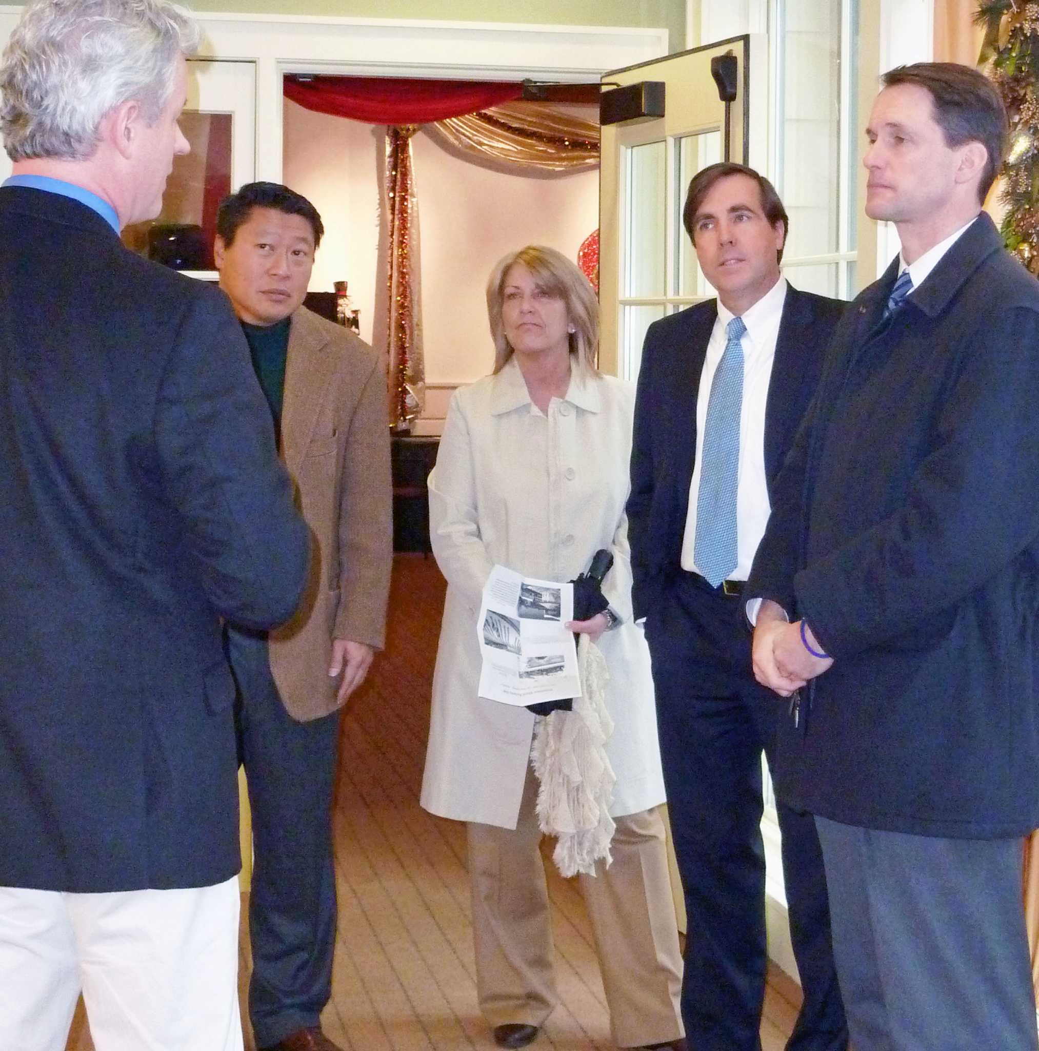 Himes pays a visit to Fairfield Museum and History Center