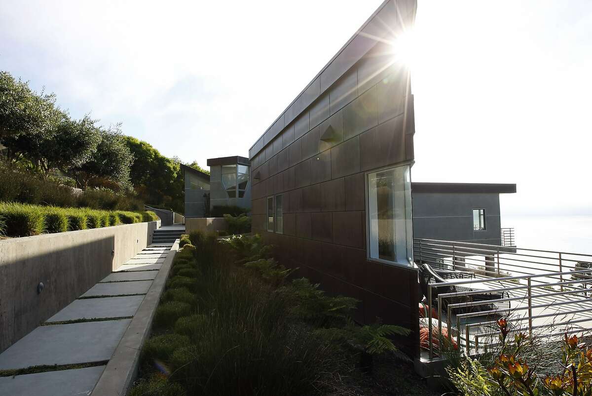 Muir Beach home goes from funky 'hippie' to angular modern