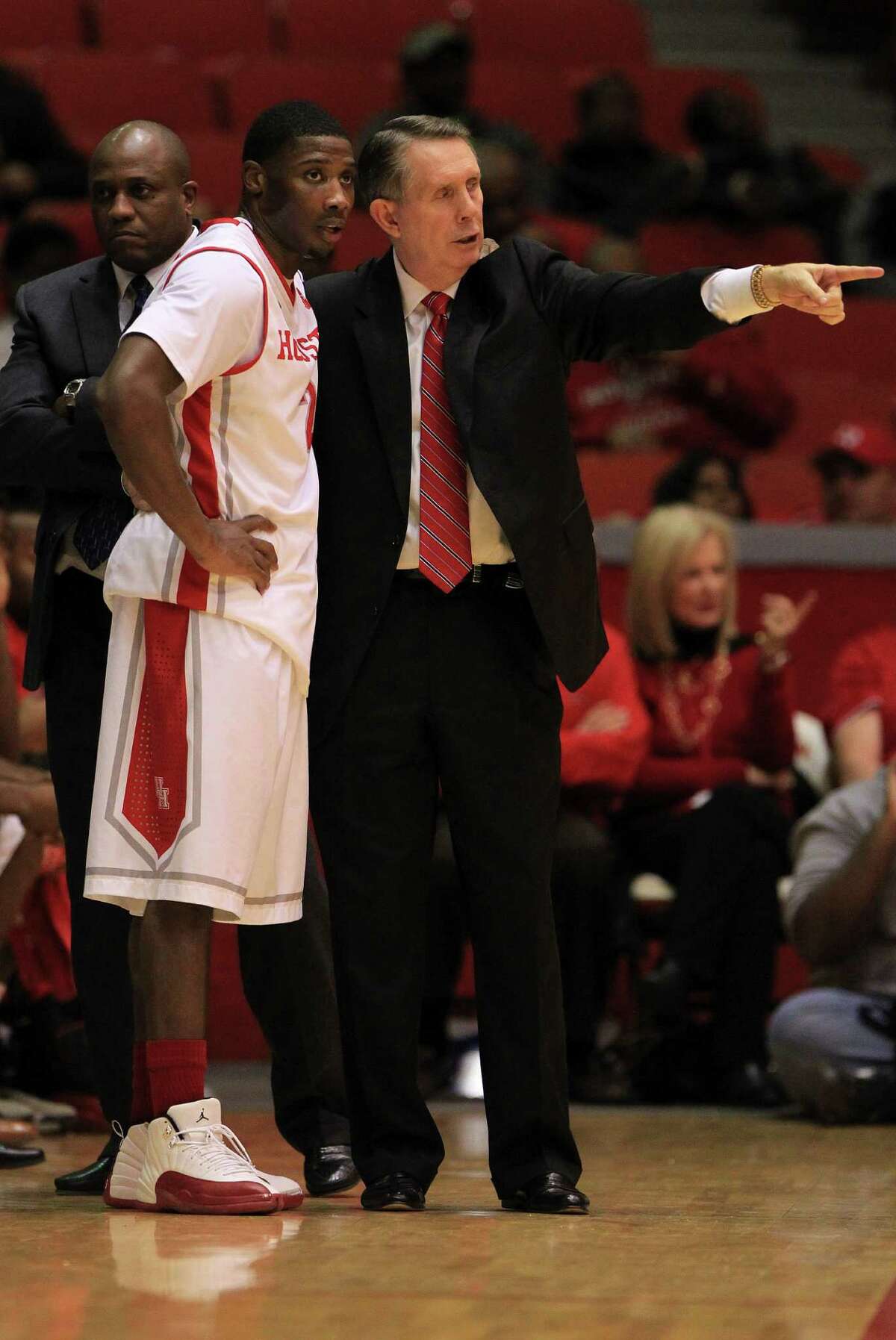 UH men's basketball coach James Dickey to step down
