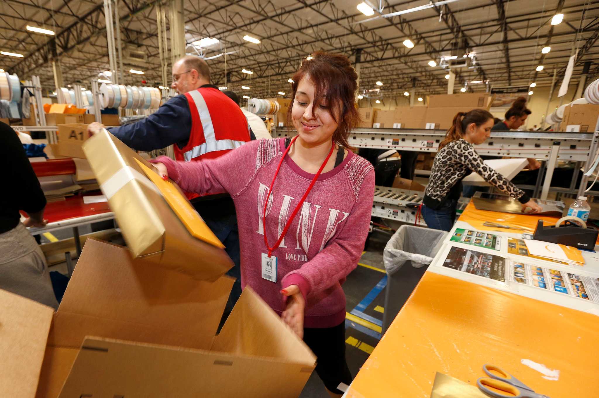 Cross-border online shopping growing, says Pitney Bowes study