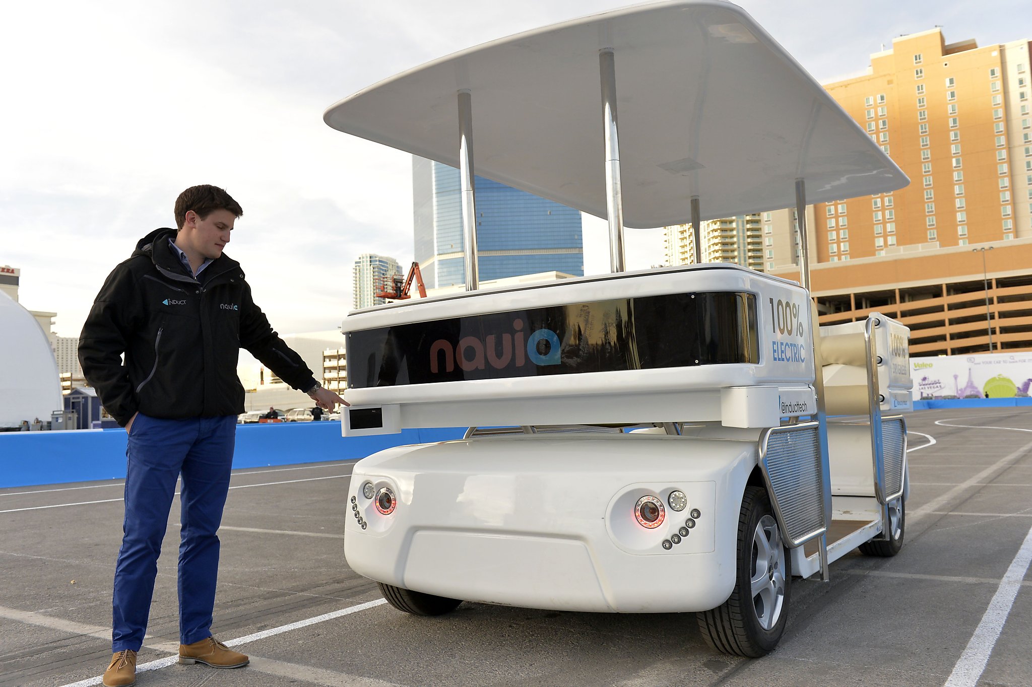 Driverless 'horizontal elevator' shuttle debuts at CES