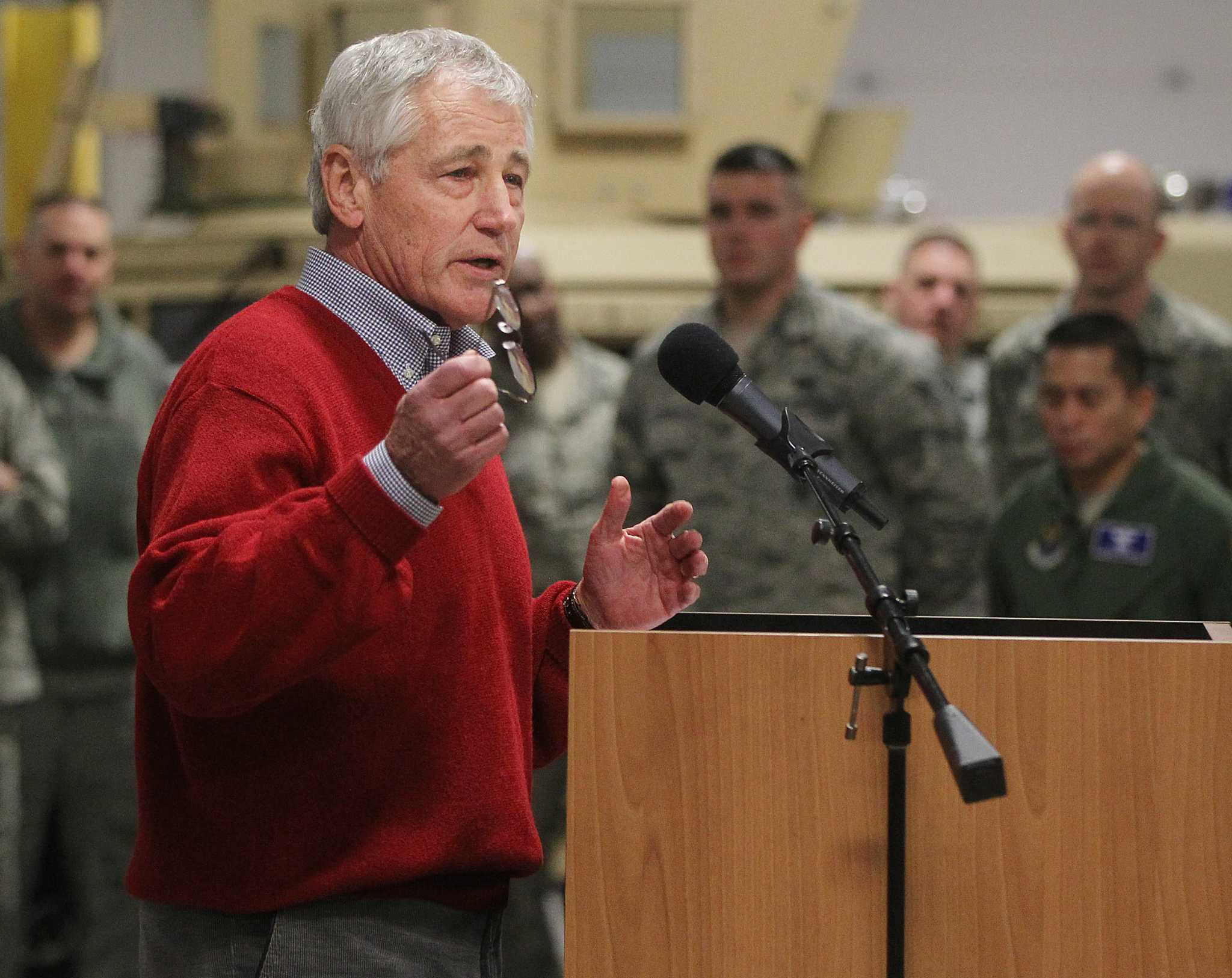 Hagel meets with troops at nuclear base