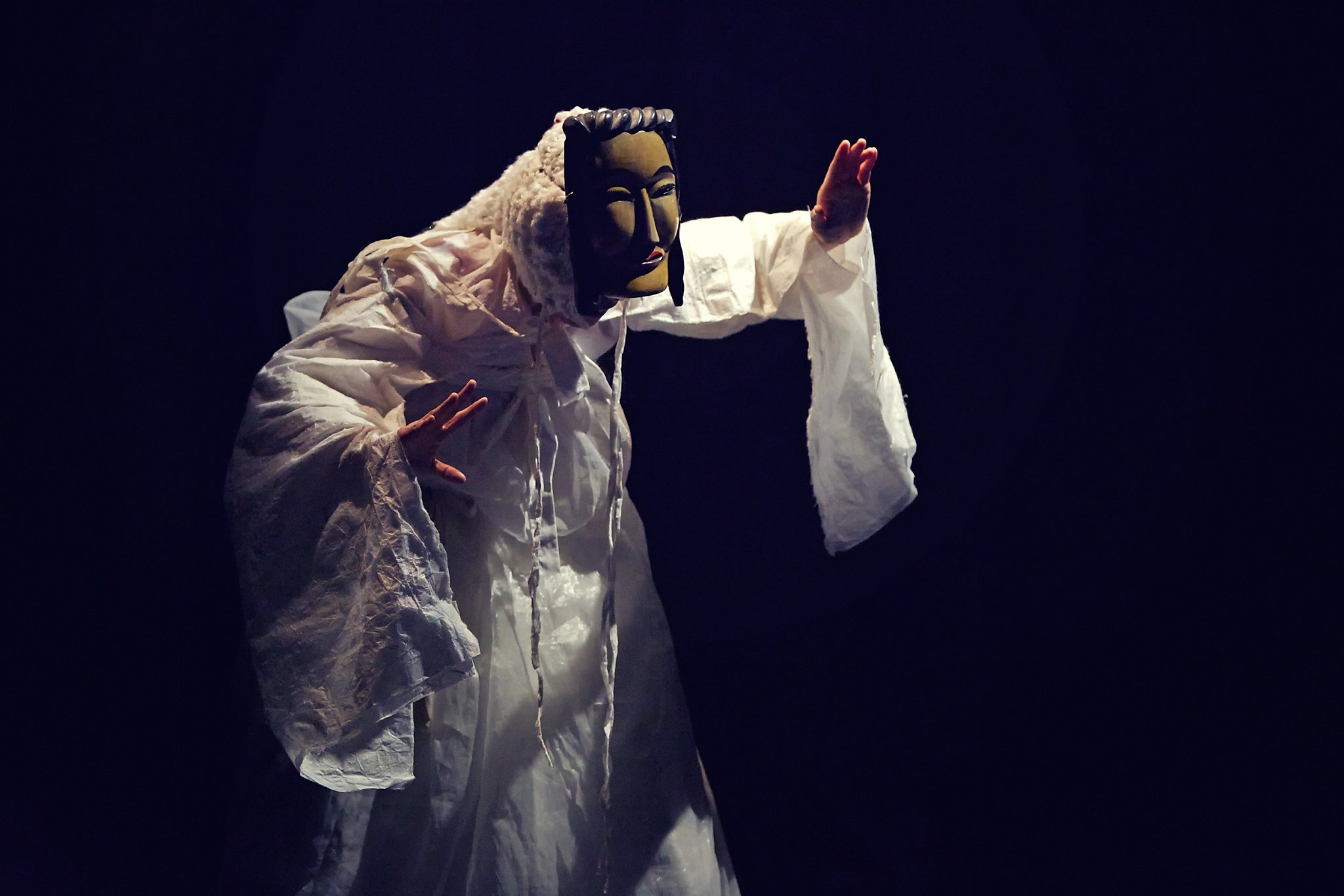 'ARA Gut': South Korea roots move dancer Dohee Lee