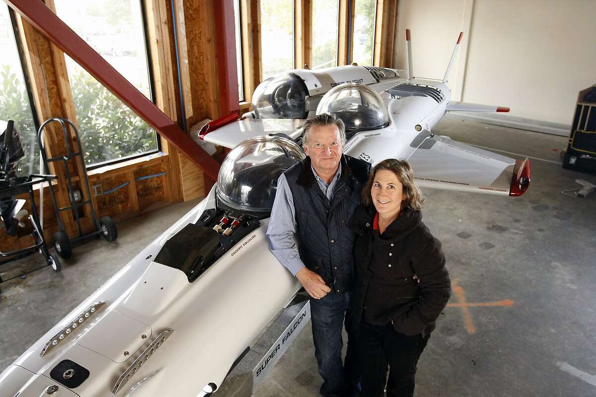'Flying' submarine making an innovative splash