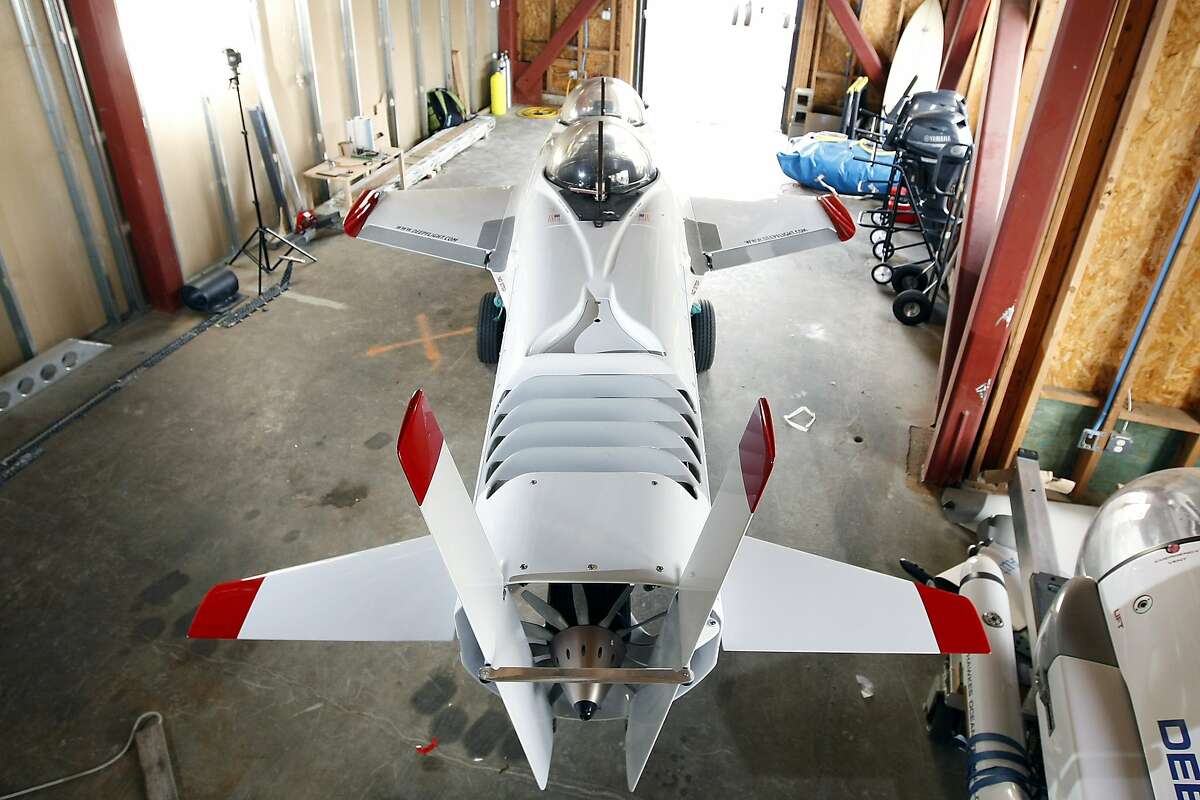 'Flying' submarine making an innovative splash