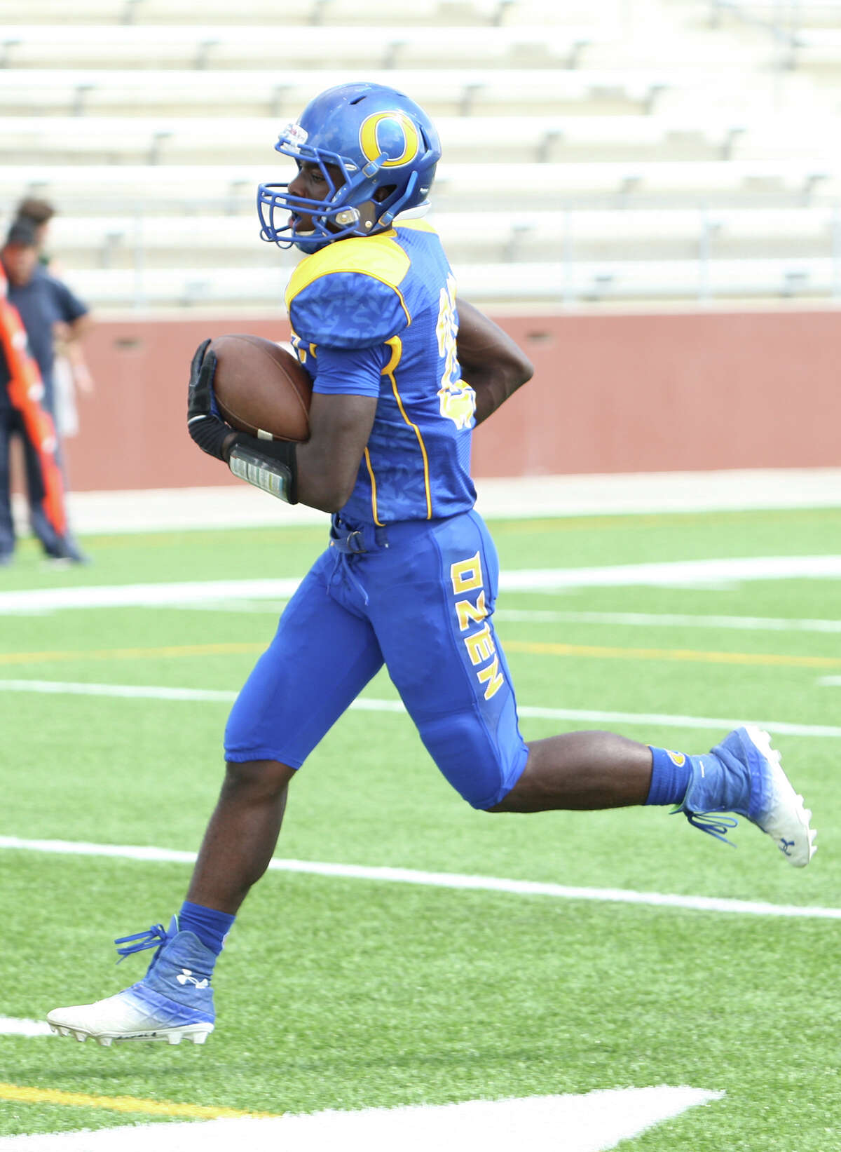 Ozen football to play Florida team in 2014