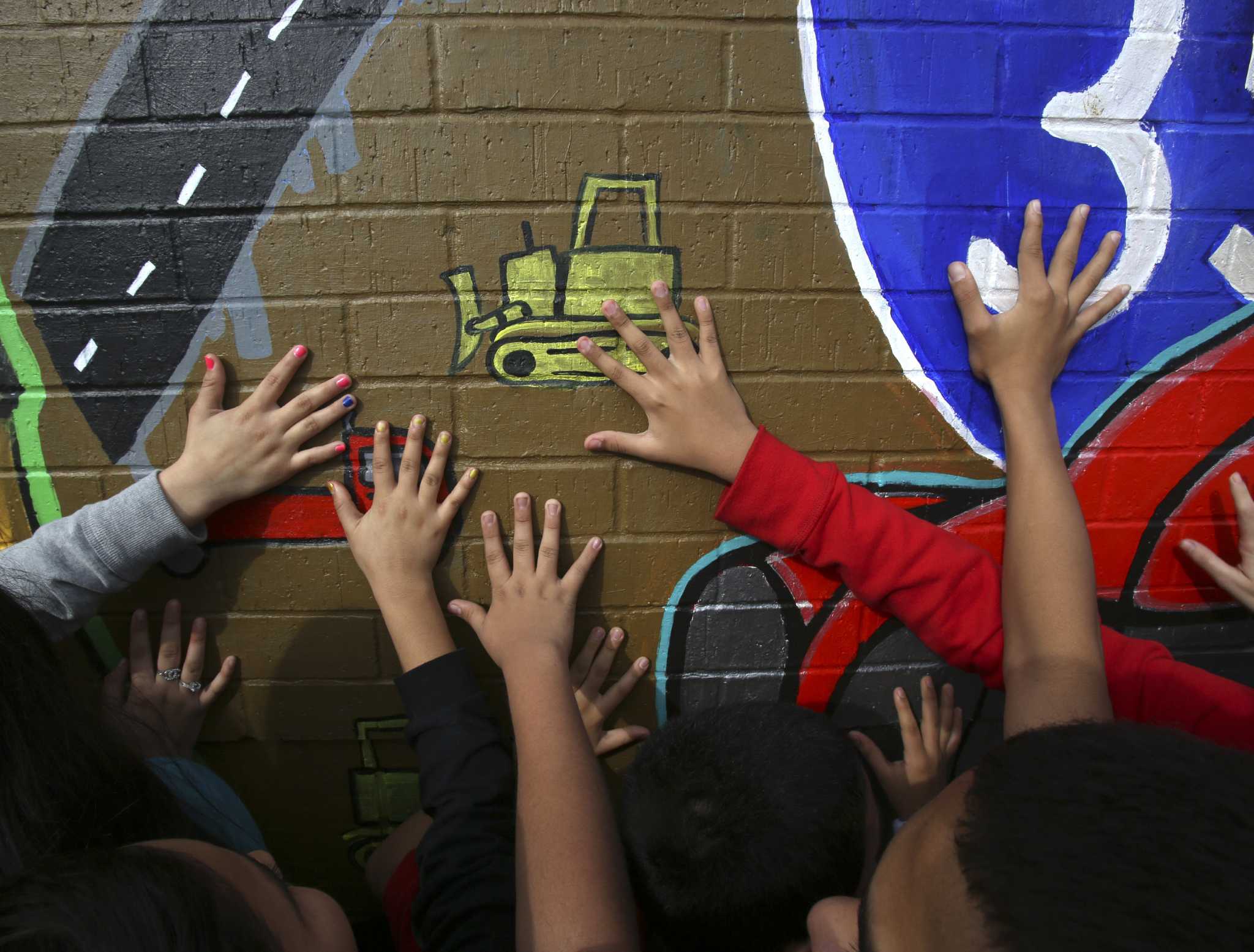 Mural tells the story of Government Hill neighborhood