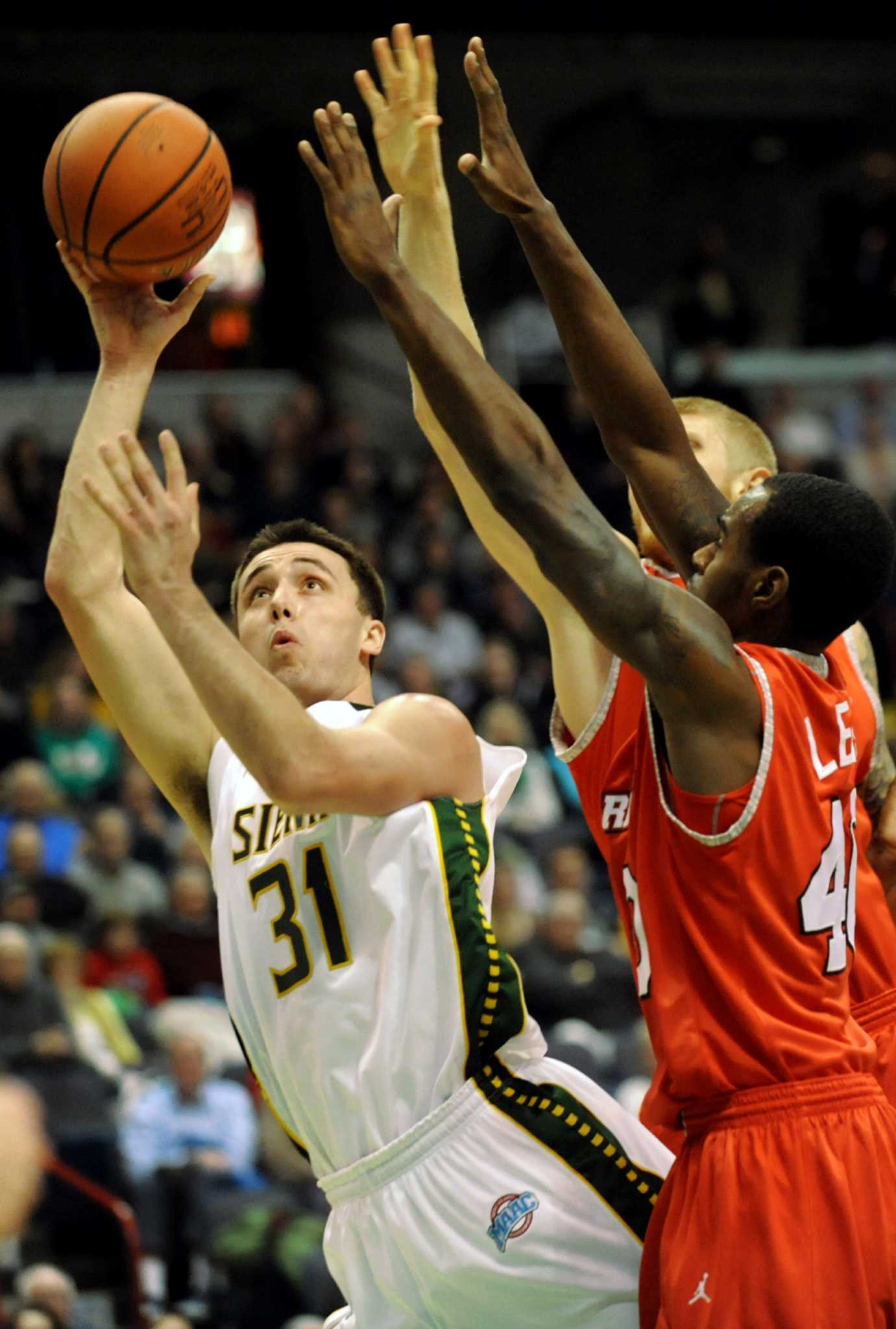 Siena men's basketball grinds out win over Marist