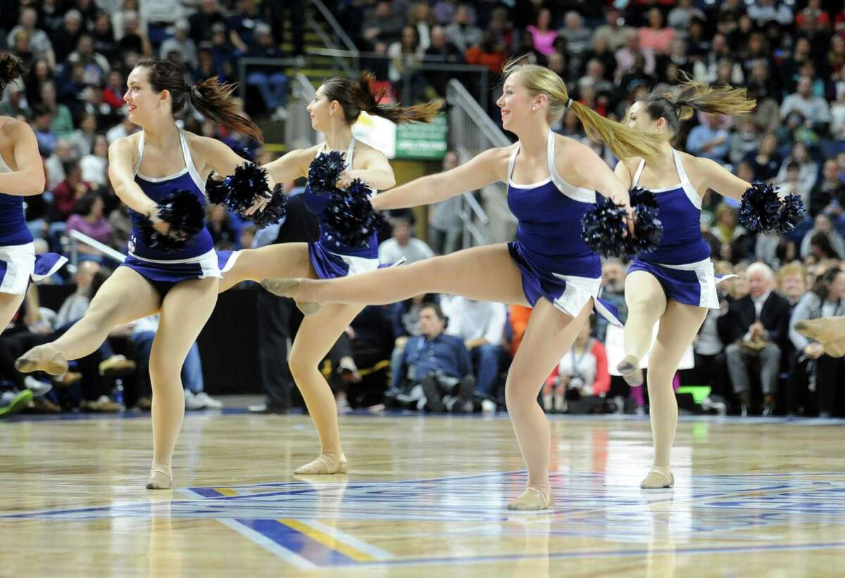 Game report: Record-tying crowd for UConn women's rout at Arena