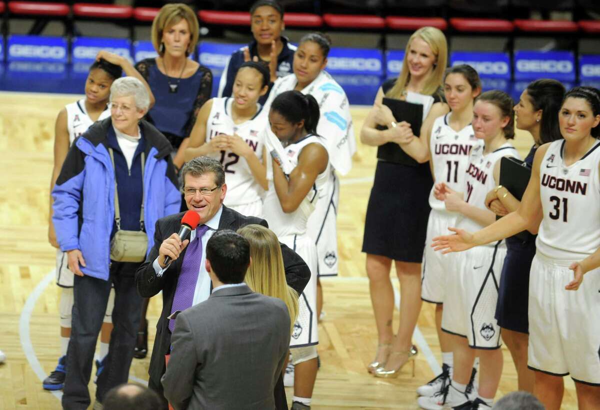 Game report: Record-tying crowd for UConn women's rout at Arena