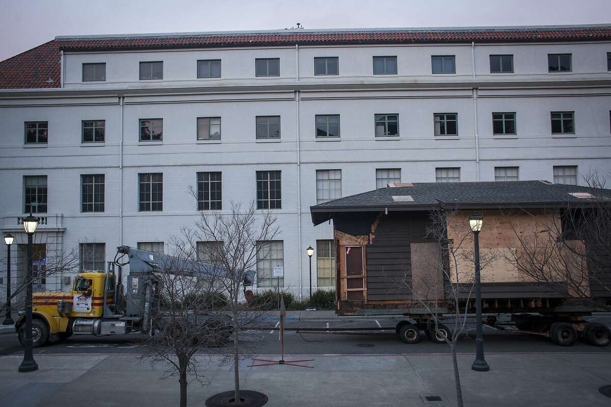 Moving day a success for UC Berkeley's Julia Morgan building