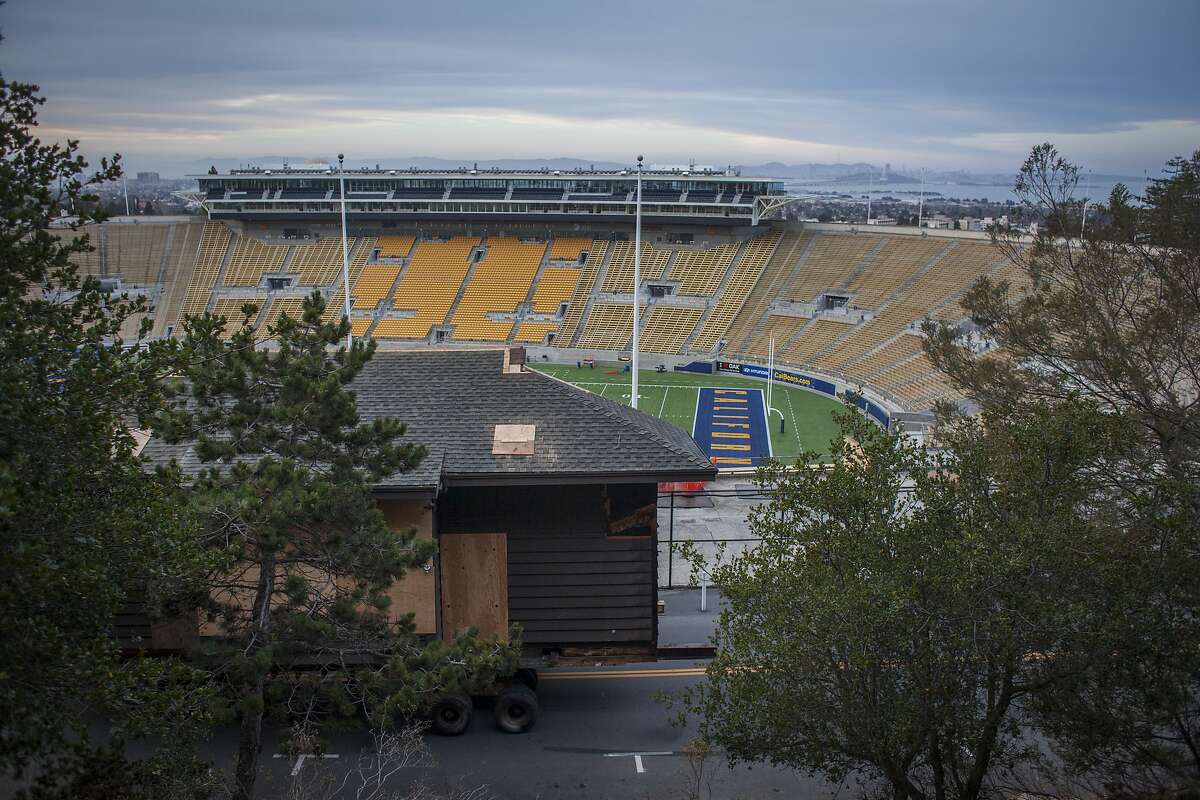 Moving day a success for UC Berkeley's Julia Morgan building