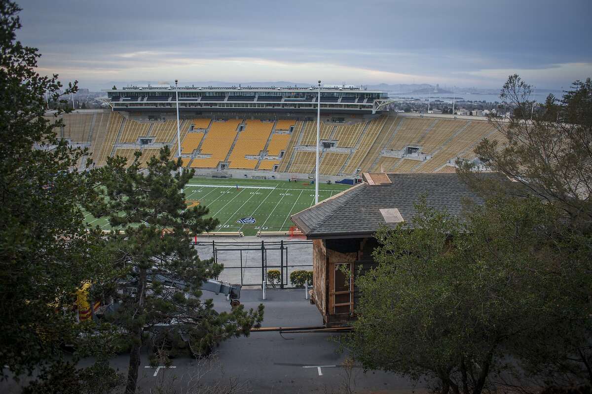 Moving day a success for UC Berkeley's Julia Morgan building