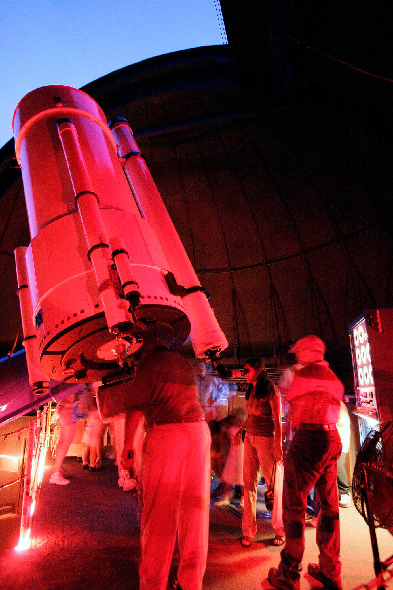 George Observatory raises funds to upgrade large telescope