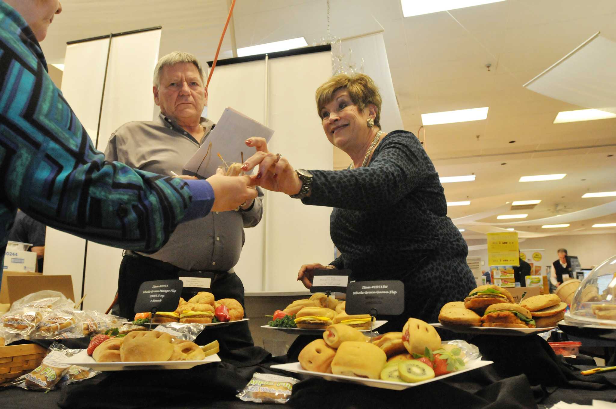 Food fair serves school lunch trends