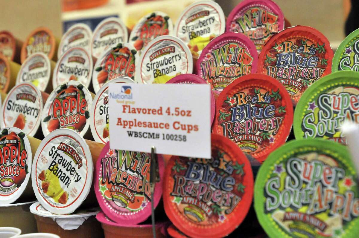 Food fair serves school lunch trends