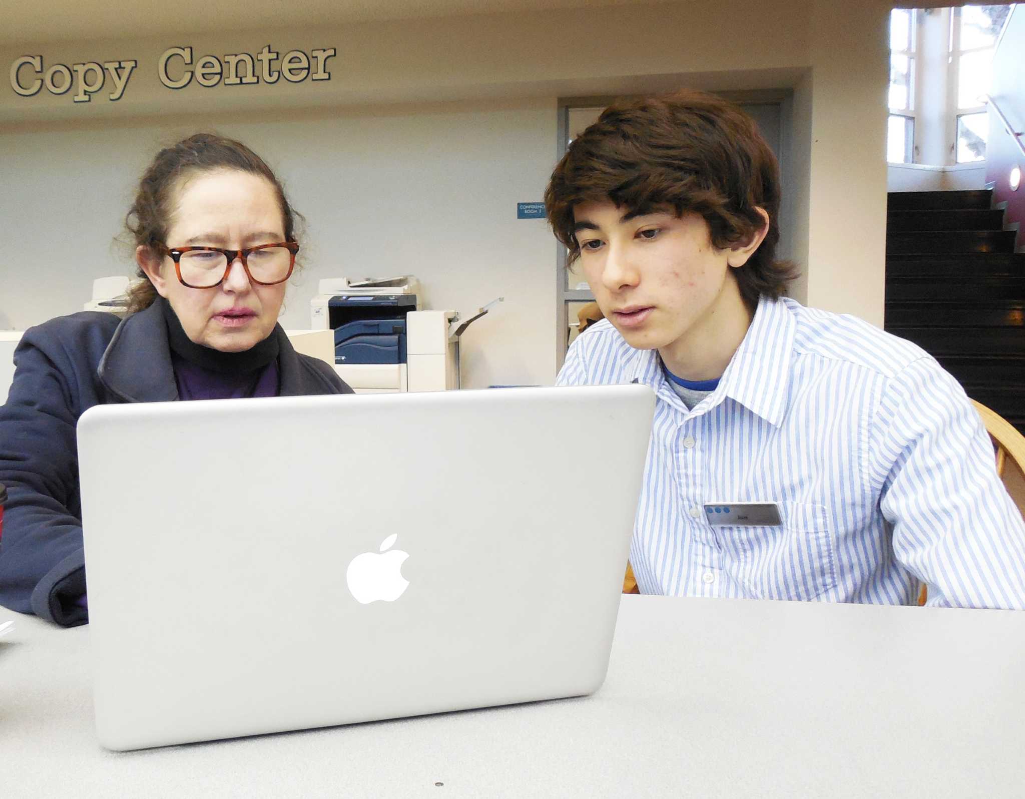 In a tech tangle? Westport Library gadget gurus can help