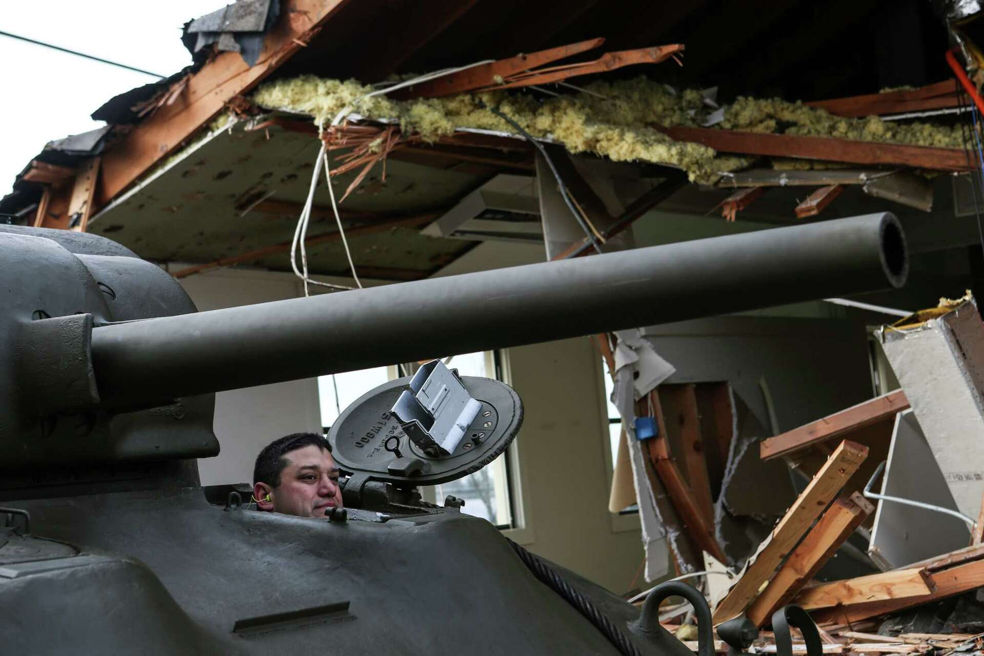 Paul Allen sues after $2.5 million tank purchase blows up