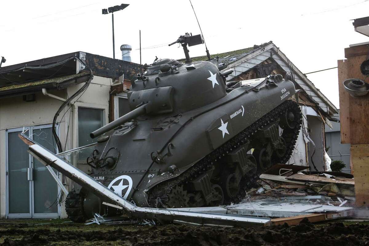 WWII tanks to battle in Everett arena
