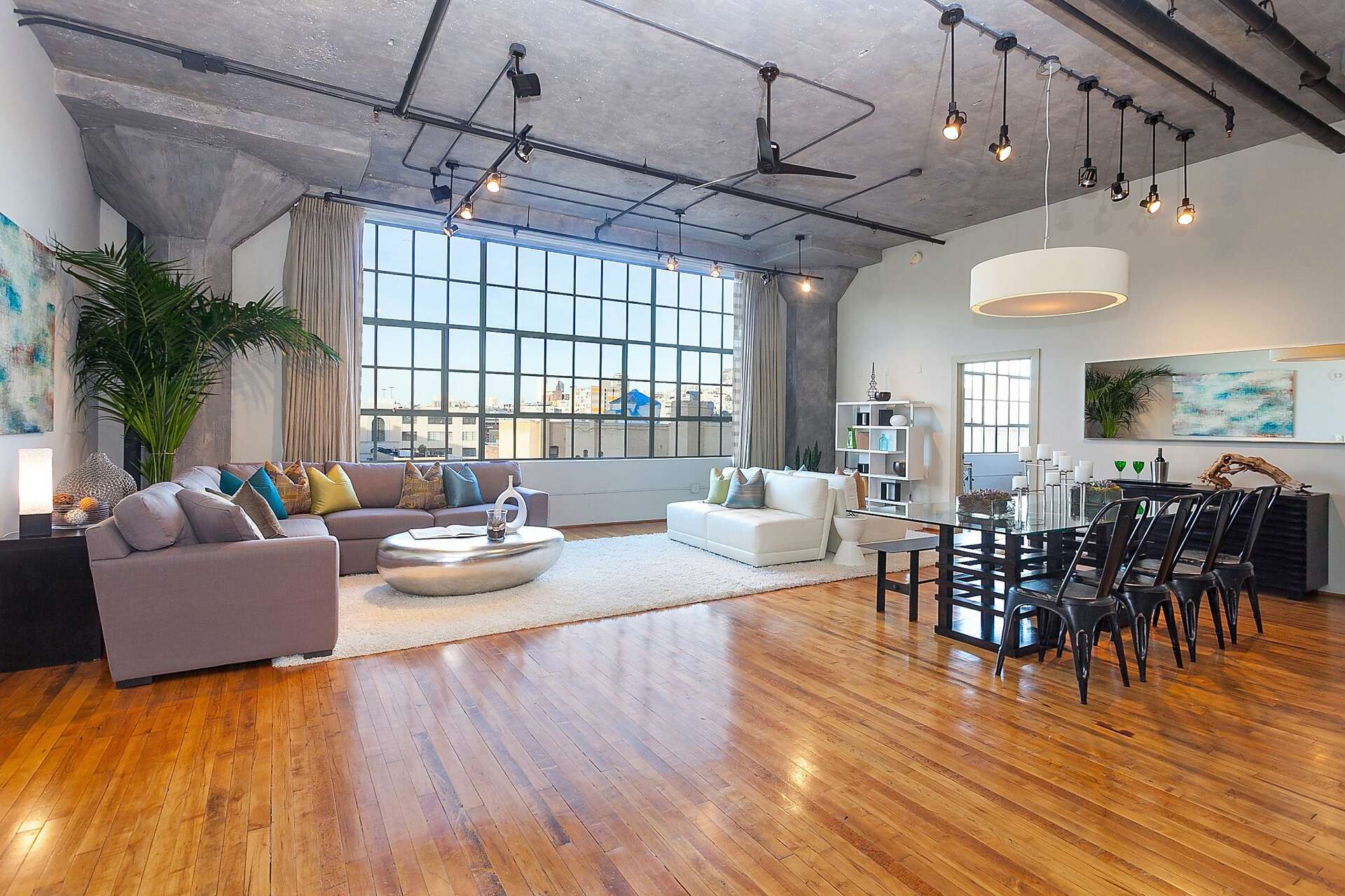 Fifth-floor condo in San Francisco open Sunday