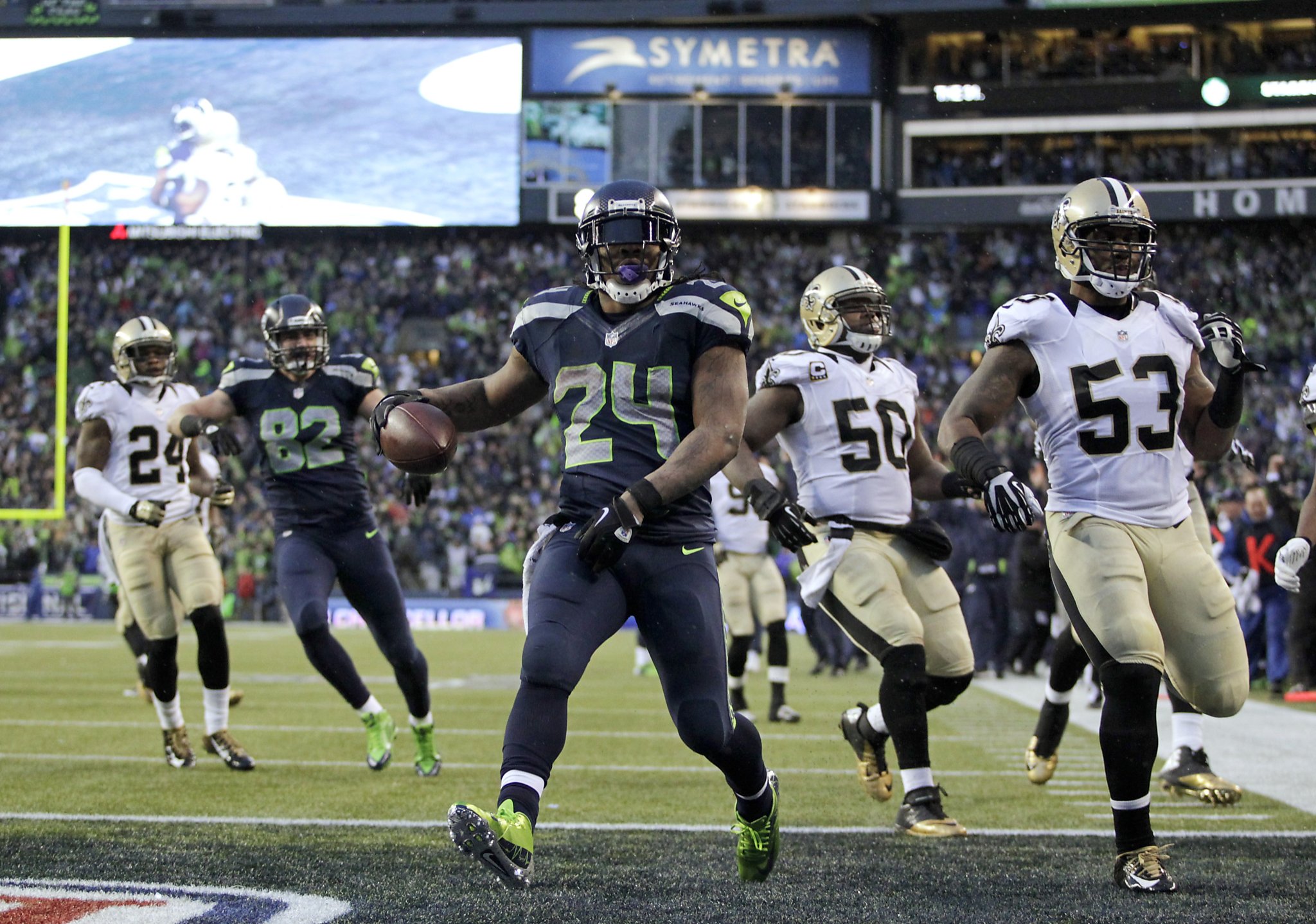 Lynch helps rest of Seahawks find their inner beast