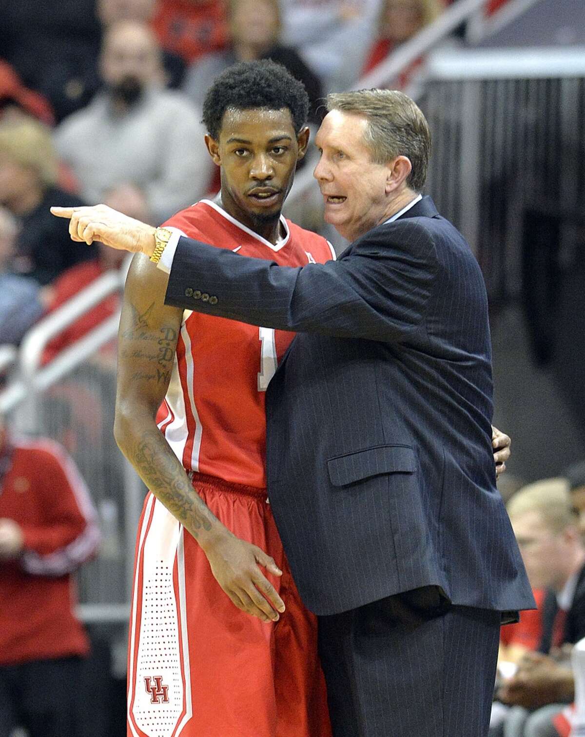 UH men's basketball coach James Dickey to step down