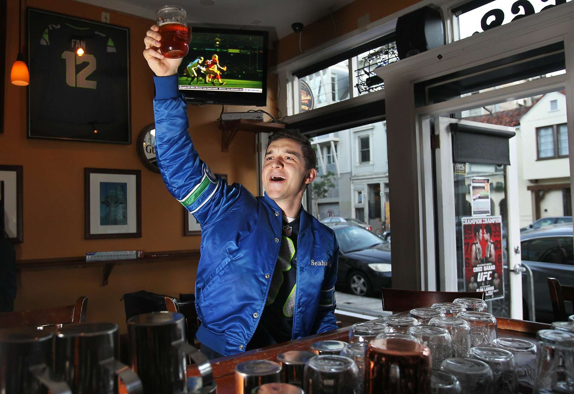 A squawking Seahawks bar in 49ers territory