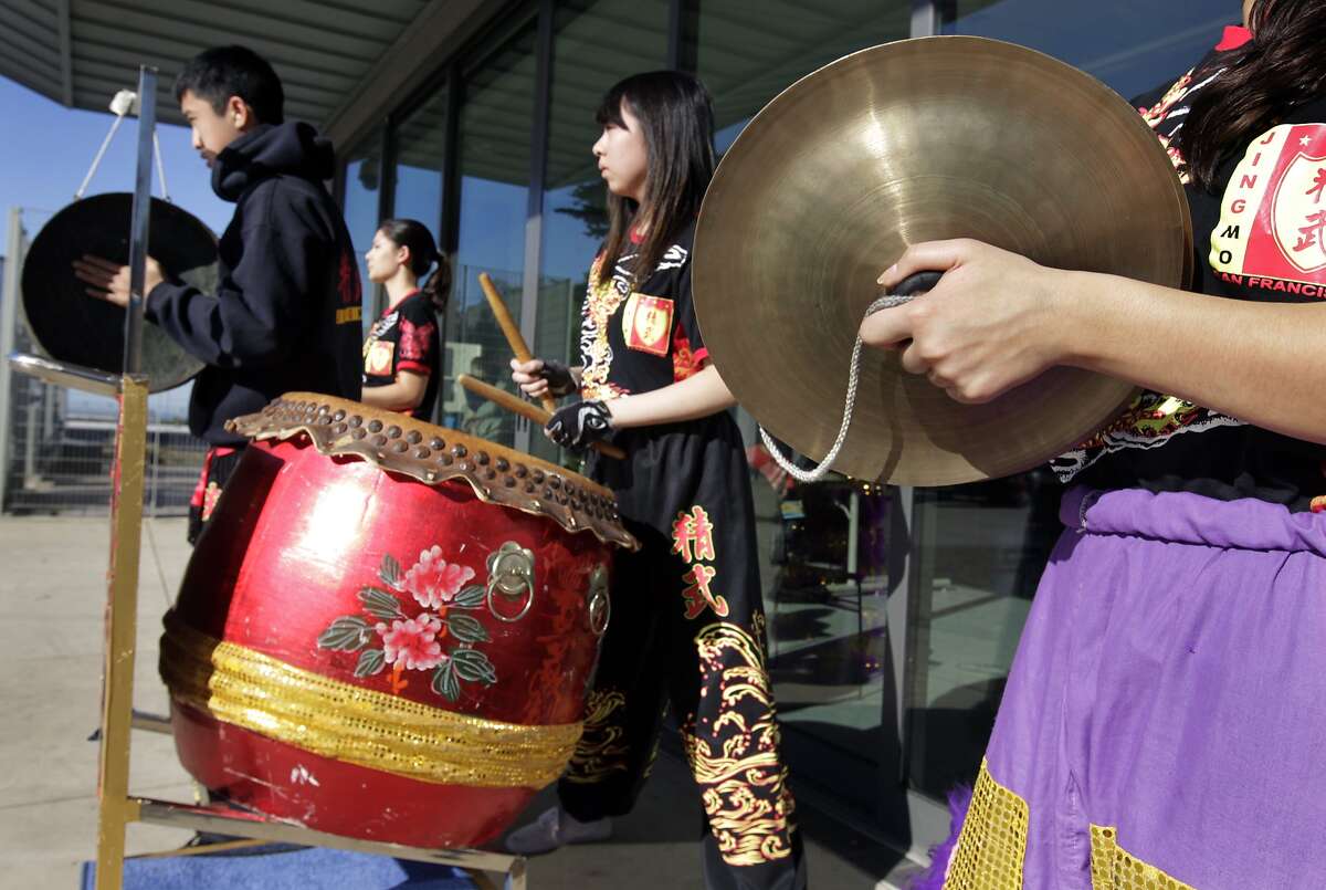 Lunar New Year lion dancers in S.F. share trade secrets