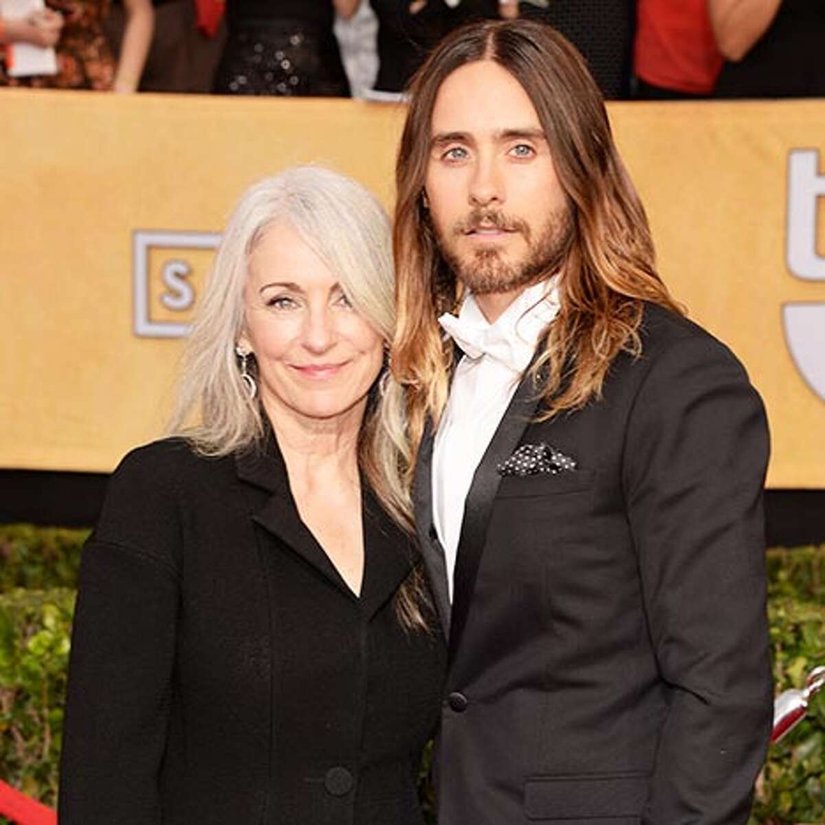 Jared Leto Thanks Gorgeous Mother, Dedicates SAG Award to AIDS Victims ...