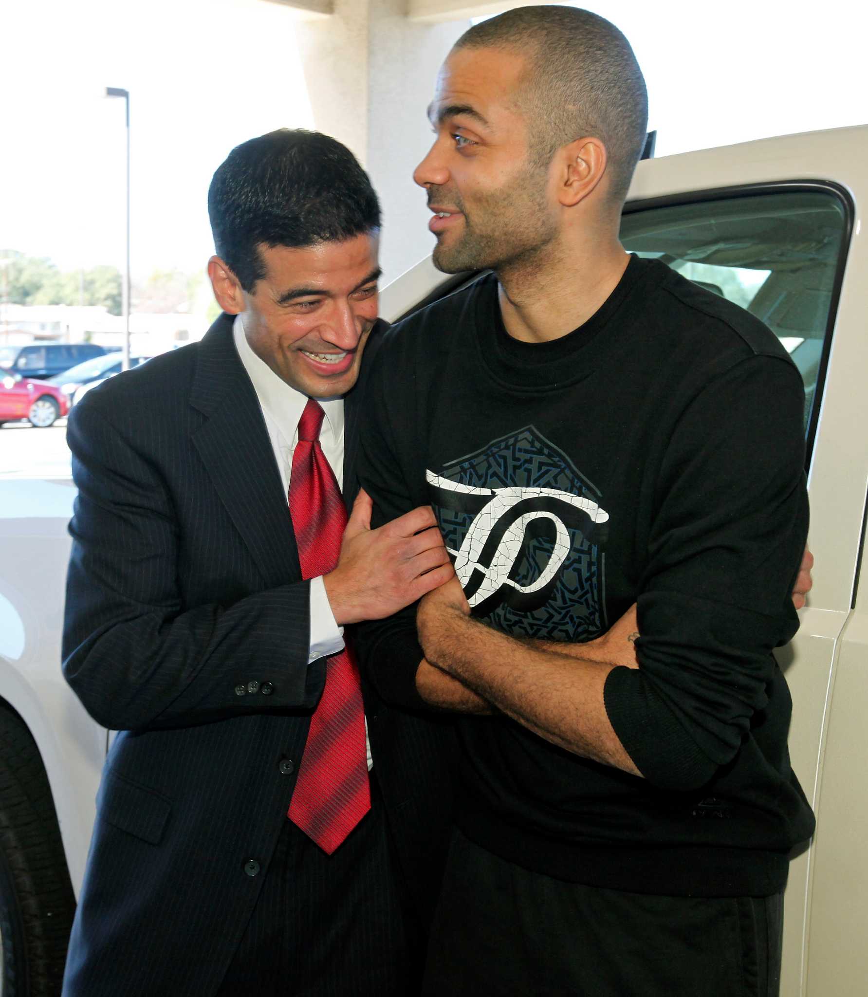 LaHood campaign opens with theme of faith, family